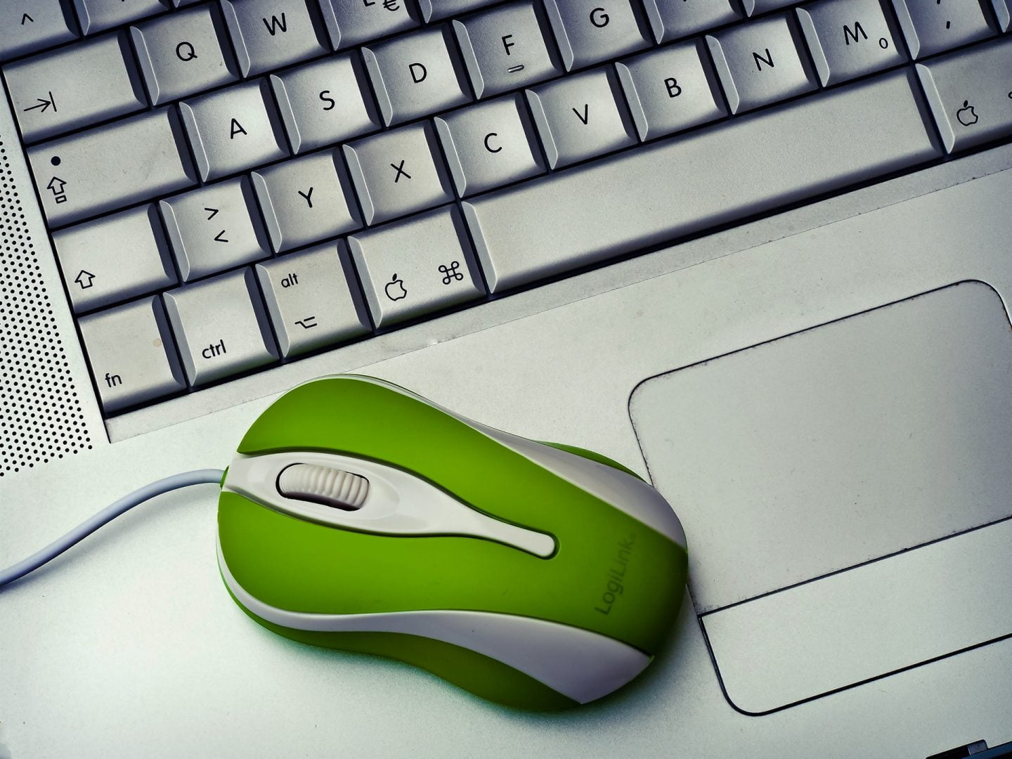 7 Crazy Computer Myths That Most People Believe